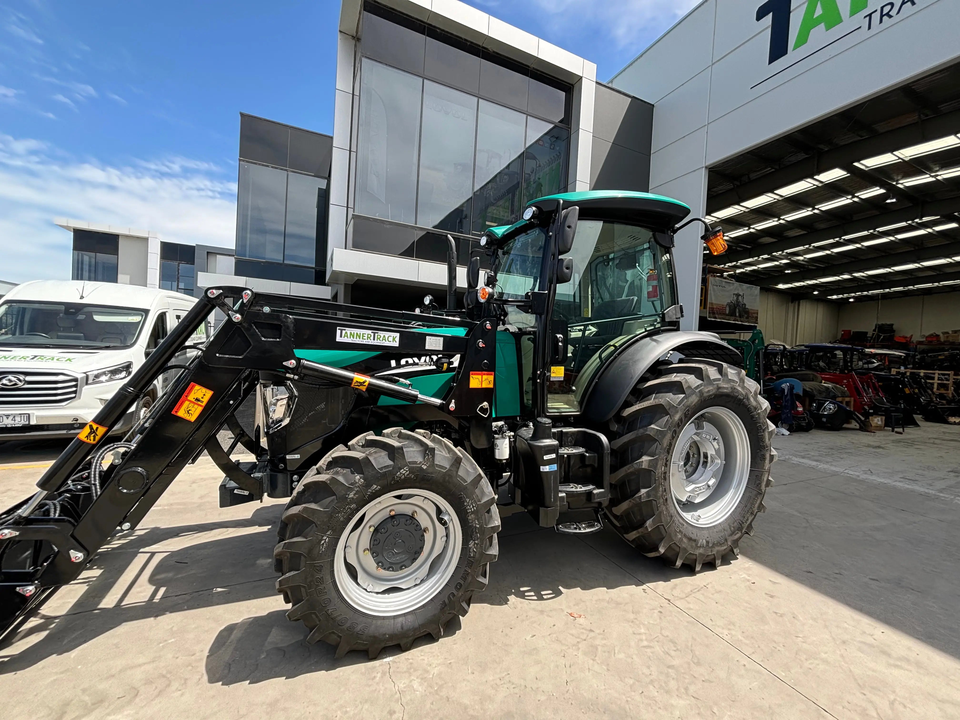 LOVOL P4110, 110hp Power Shuttle Cabin Tractor