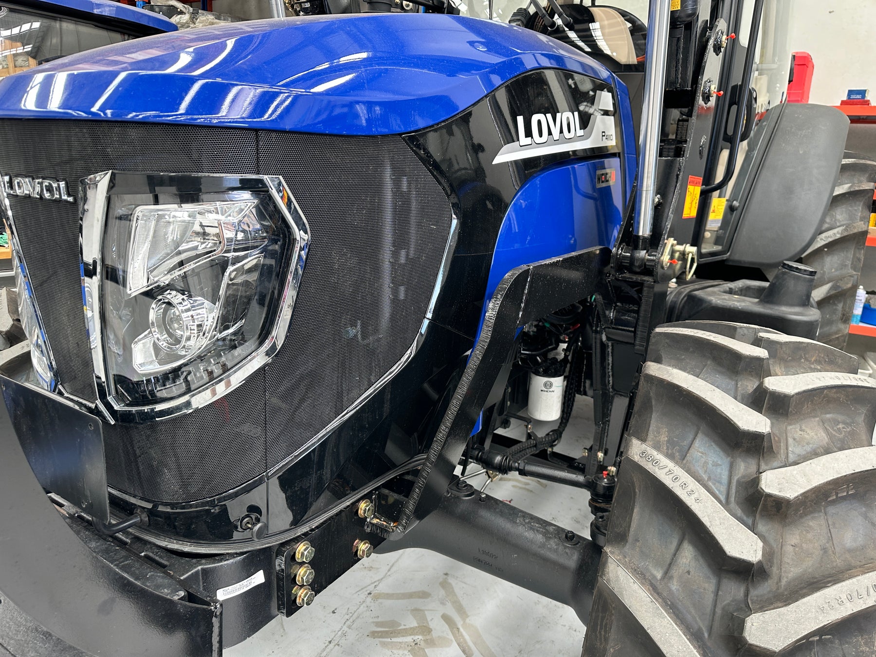 LOVOL P4110, 110hp Power Shuttle Cabin Tractor