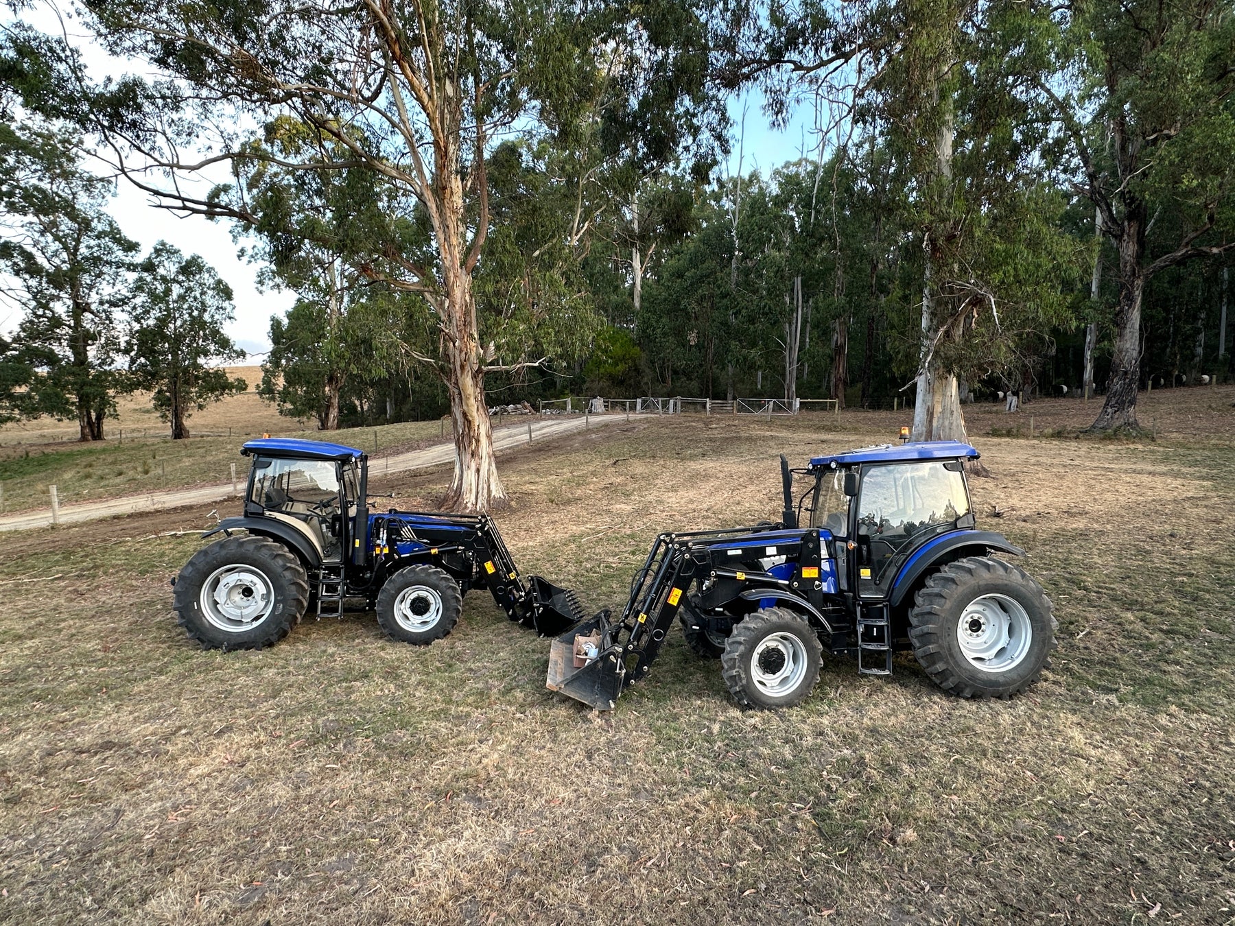LOVOL P4110, 110hp Power Shuttle Cabin Tractor