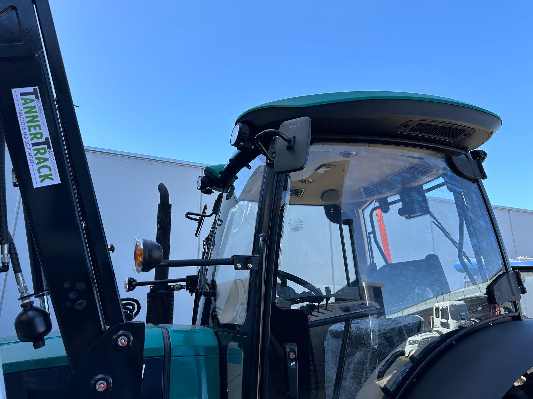 LOVOL P4000, 100hp Synchromesh Shuttle