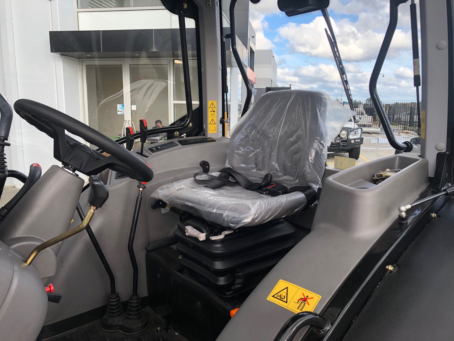 LOVOL M804 TB-3, 75hp Cabin